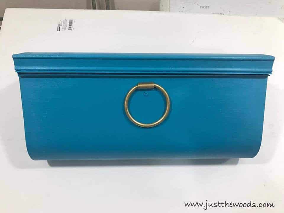 How to Quickly Update Your Metal Mailbox with Paint