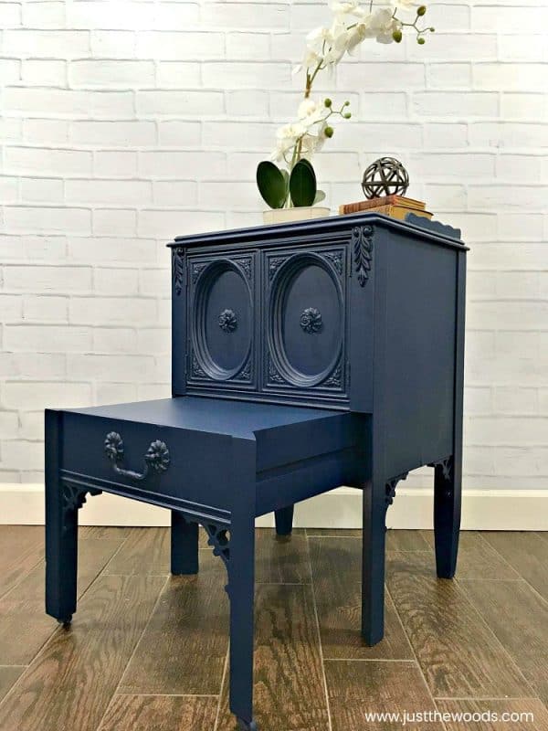 20+ Perfectly Painted Tables that You Can Do Yourself