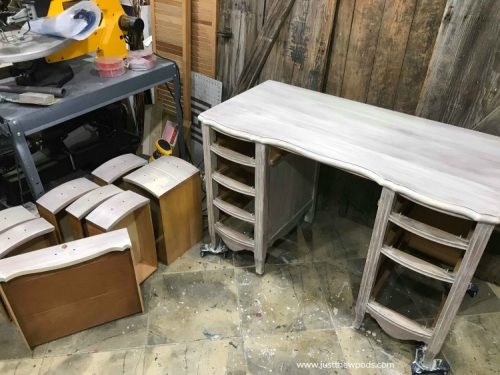 How to Paint Furniture with Modern Masters Metallic Paint