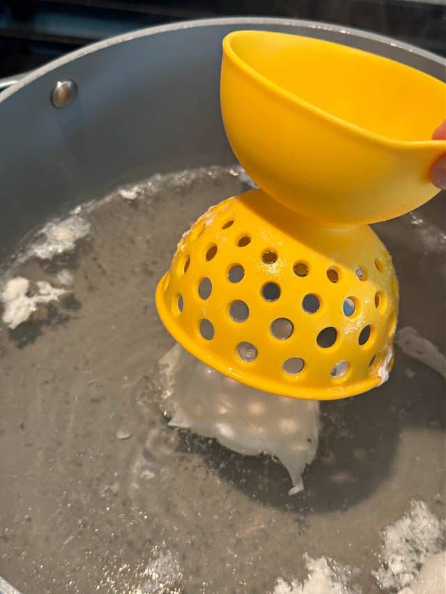 Poached Egg Recipe with Homemade Hollandaise Sauce