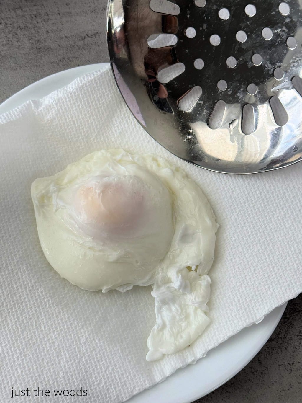 How to Poach an Egg in a Poacher for Perfect Eggs