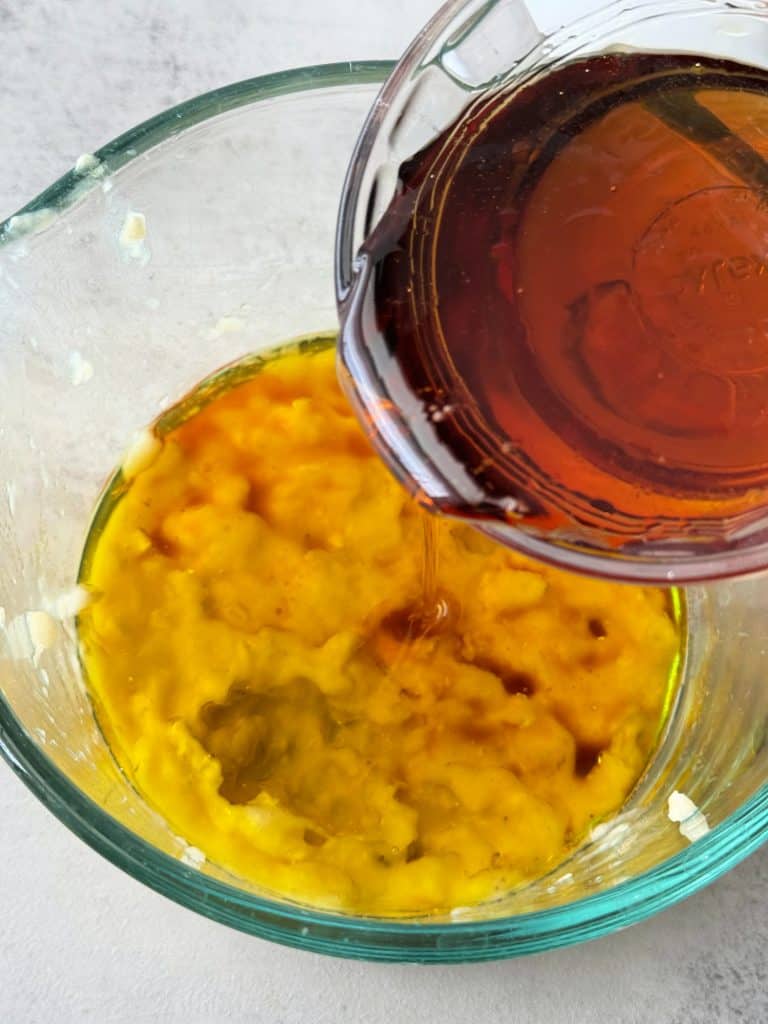 Healthy Banana Oatmeal Cinnamon Muffins