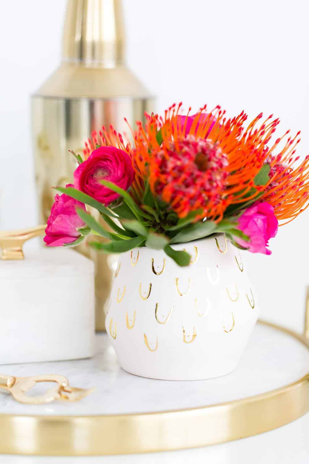 20 Creative DIY Vases for Decorating your Home on a Budget