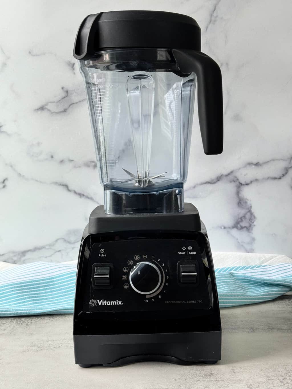 Creamy Avocado Banana Spinach Smoothie Recipe