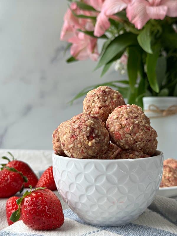 Easy Cashew Strawberry Protein Balls Recipe