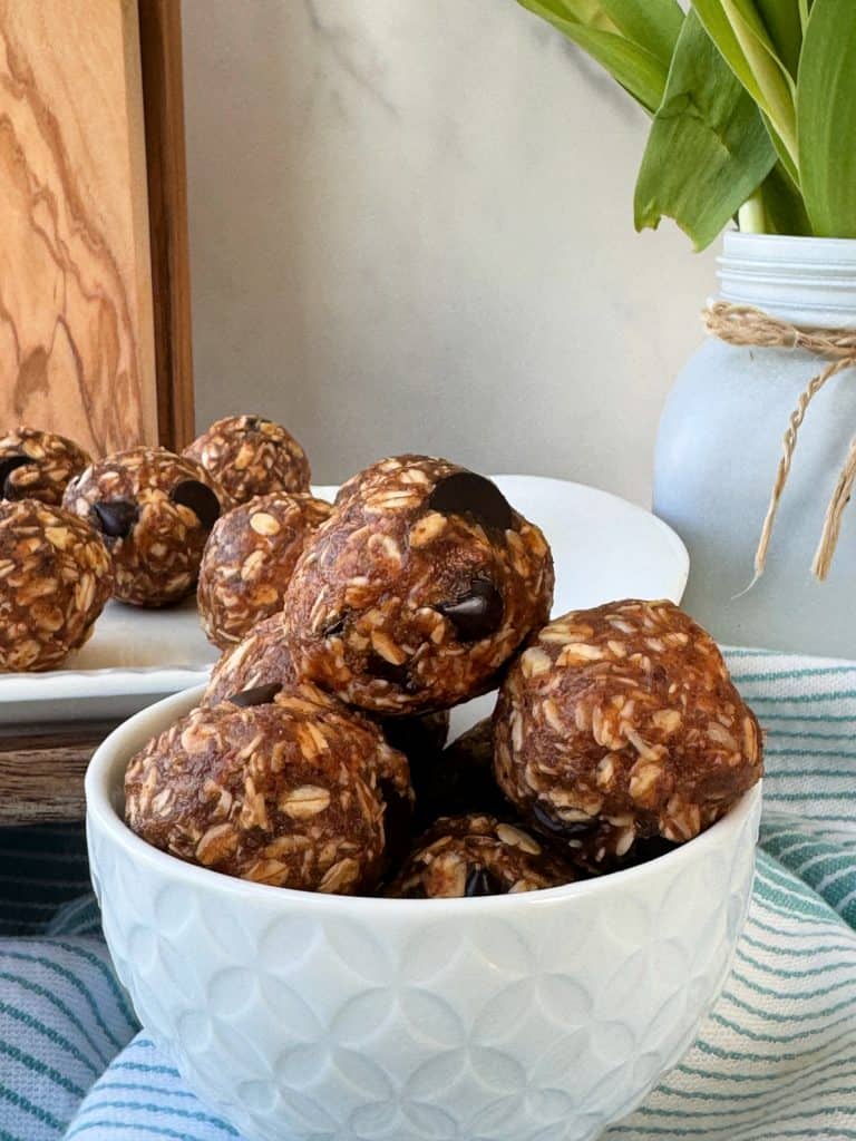 Healthy Protein Balls Recipe with Chocolate Chips