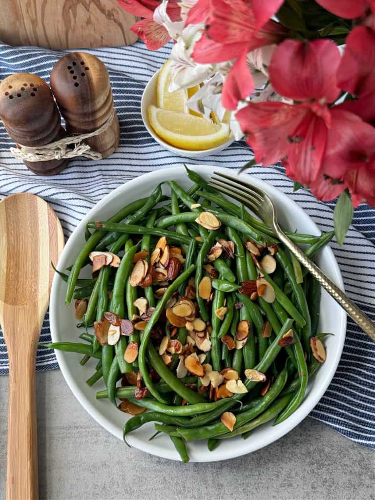 Easy Fresh Green Beans Recipe with Toasted Almonds