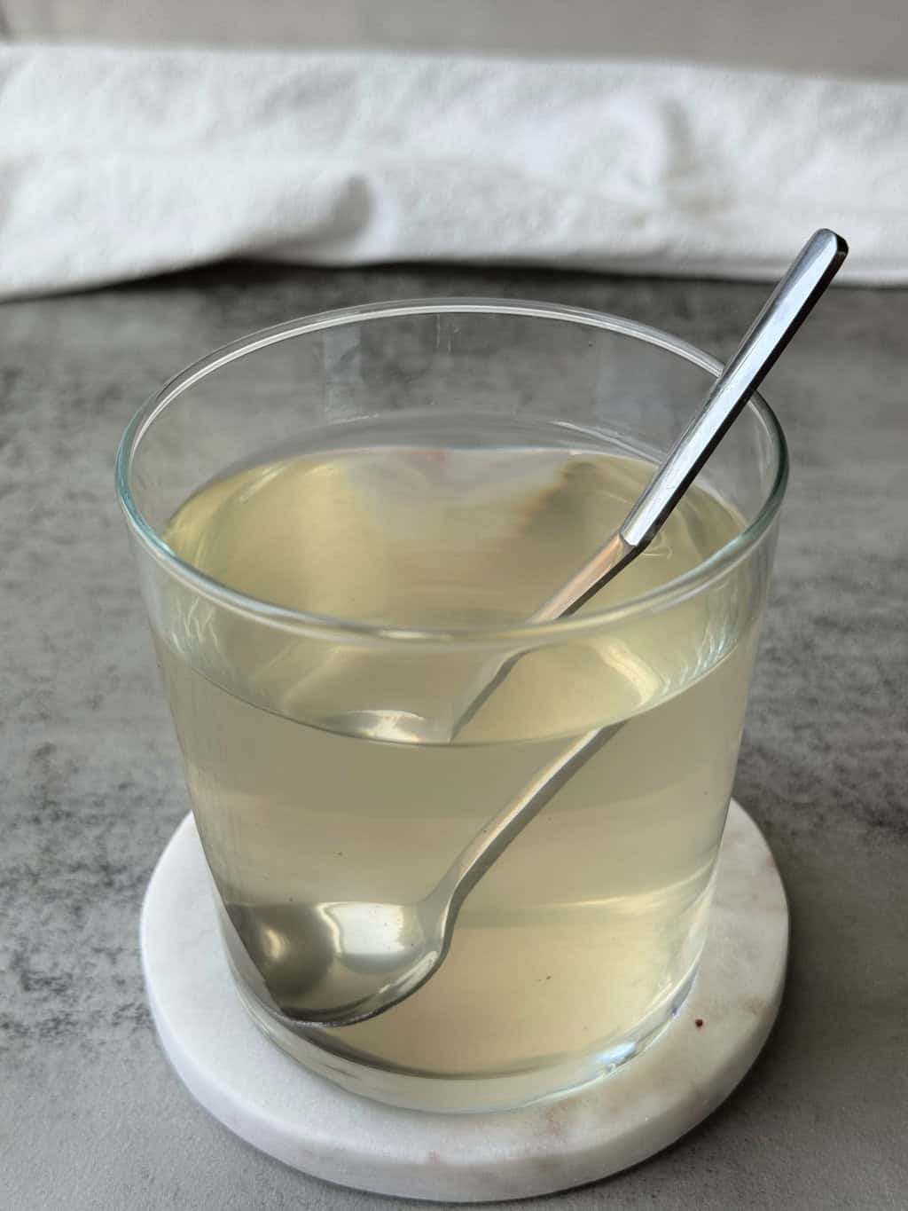 Apple Cider Vinegar Water Recipe with Lemon and Mint