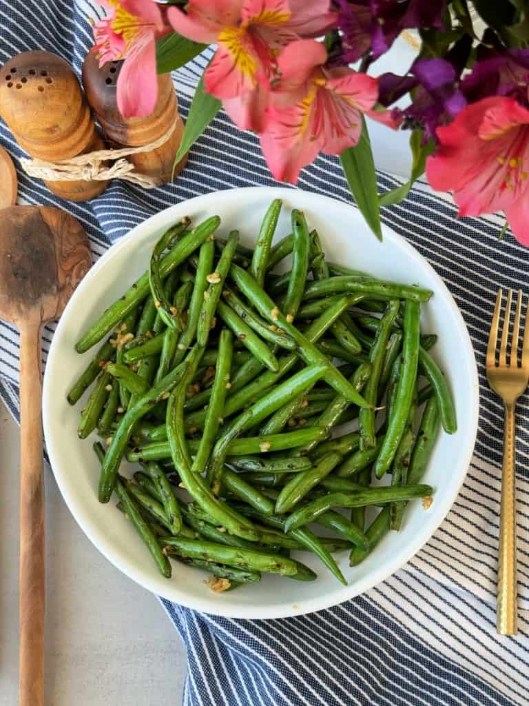 Easy Fresh Green Bean Recipe with Garlic