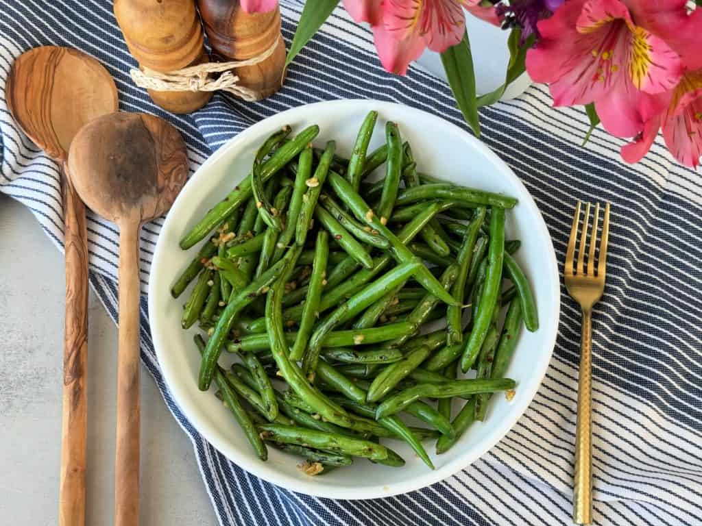 Easy Fresh Green Bean Recipe with Garlic